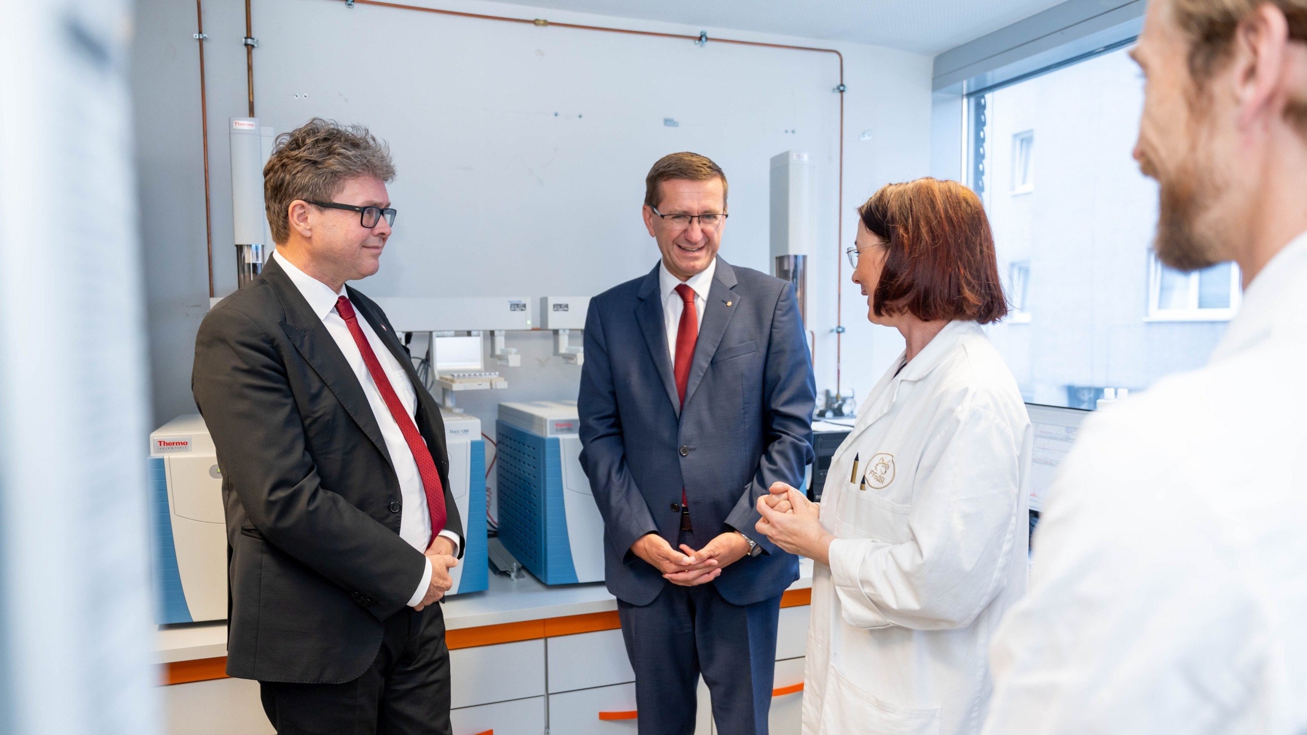 FH-Besuch am Campus Wels: Rekordausbau bringt OÖ 75 neue FH-Plätze ...