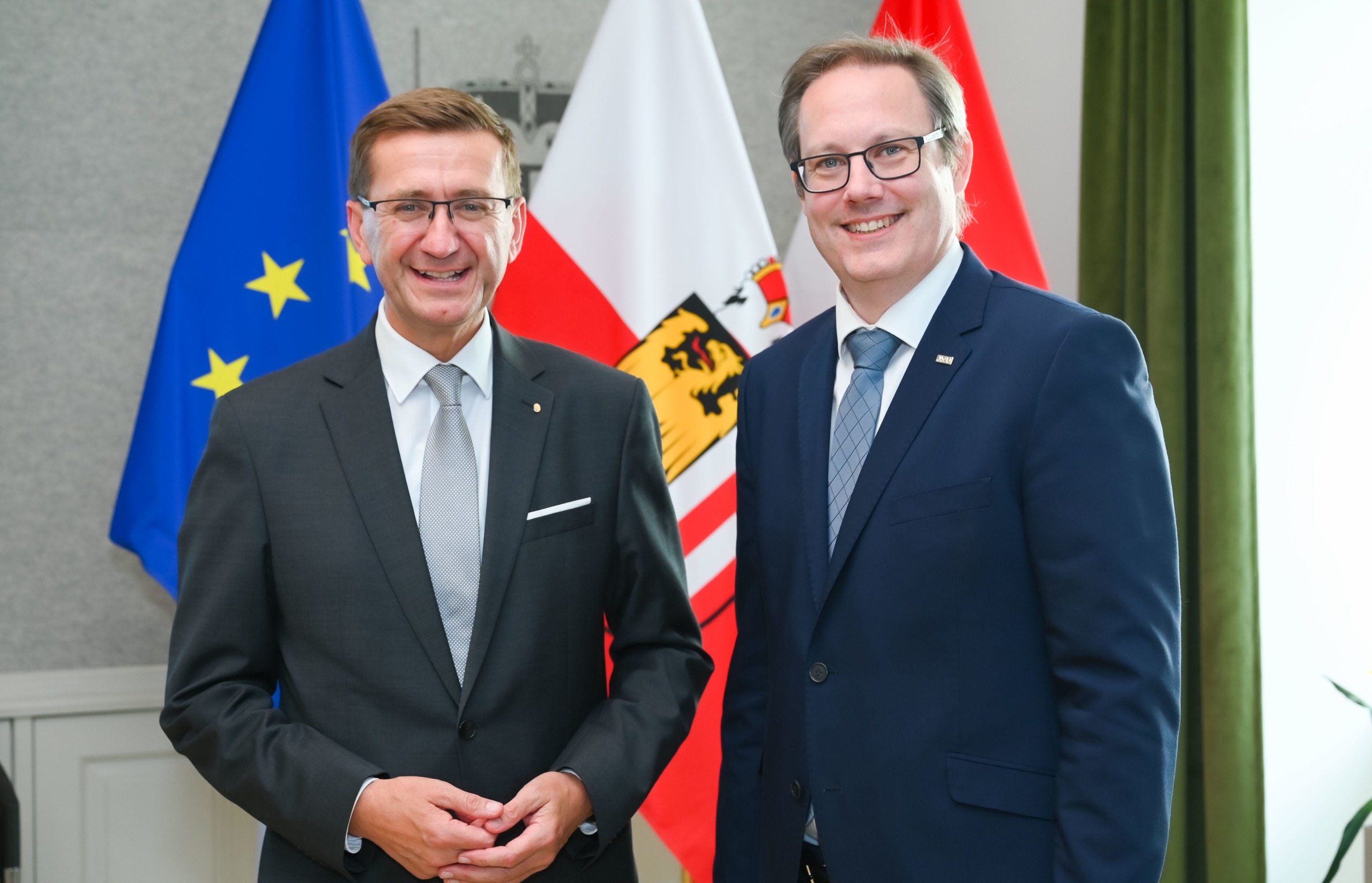 Land OÖ unterstützt Errichtung des Super-Computers MUSICA an der JKU ...